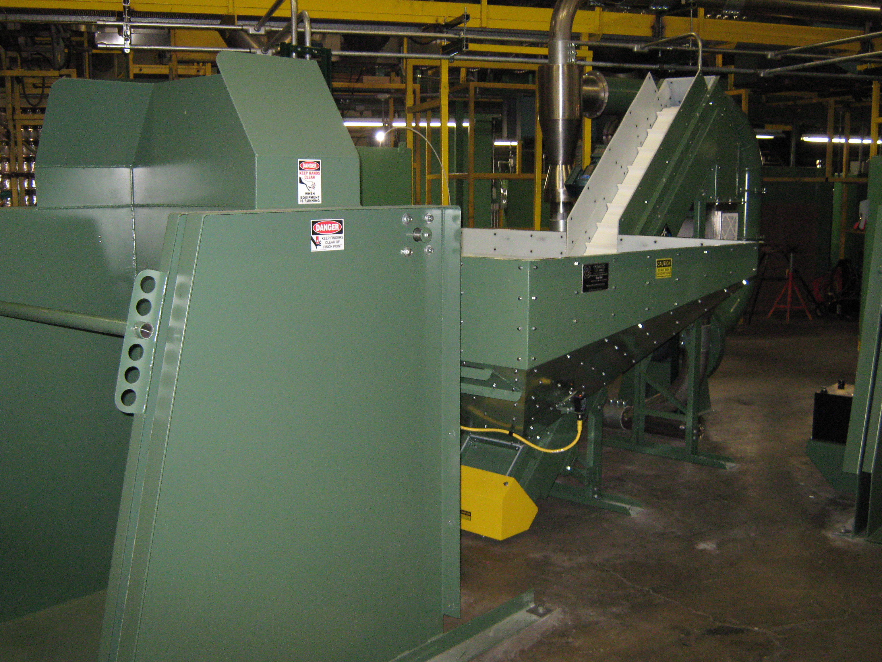Compass Systems | Pneumatic and Steel Hinged Belt Materials Handling ...